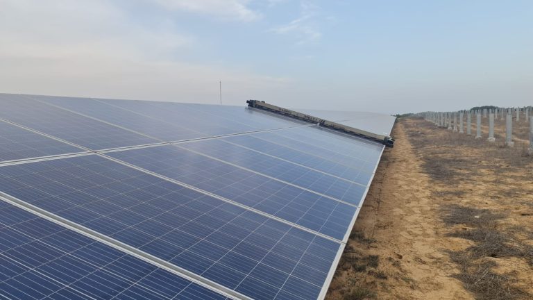 Why Waterless Solar Panel Cleaning is the Future - HekaBot